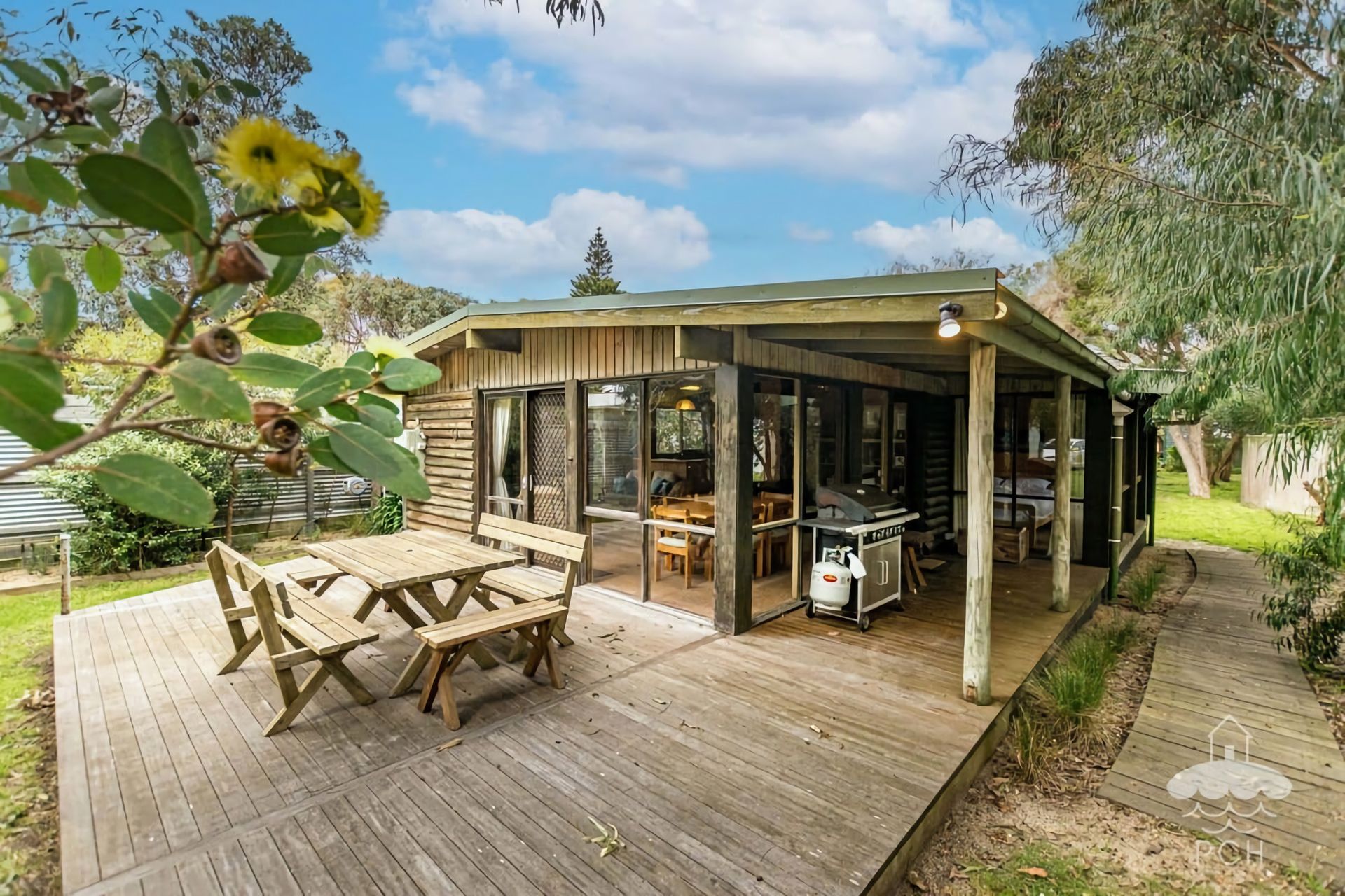 Sandy Point Log Cabin - Prom Coast Holidays